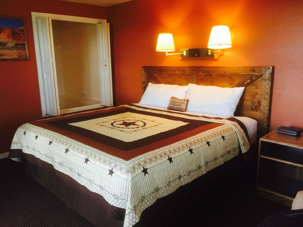 Broken Spur Inn & Steakhouse